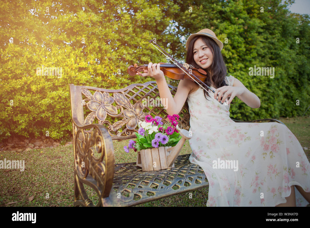 Woman playing viola hi-res stock photography and images - Alamy