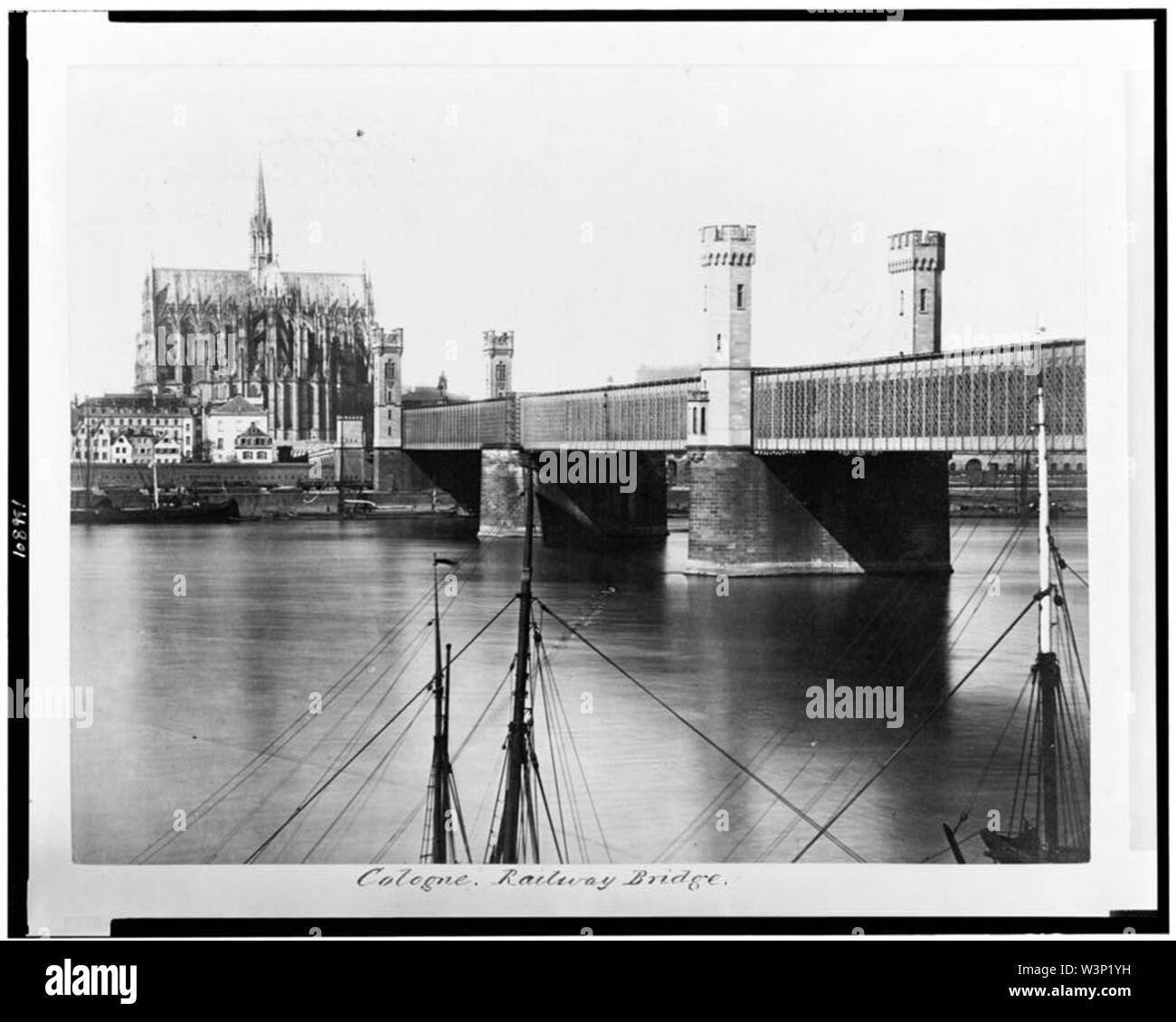 Cologne. Railway bridge Stock Photo - Alamy