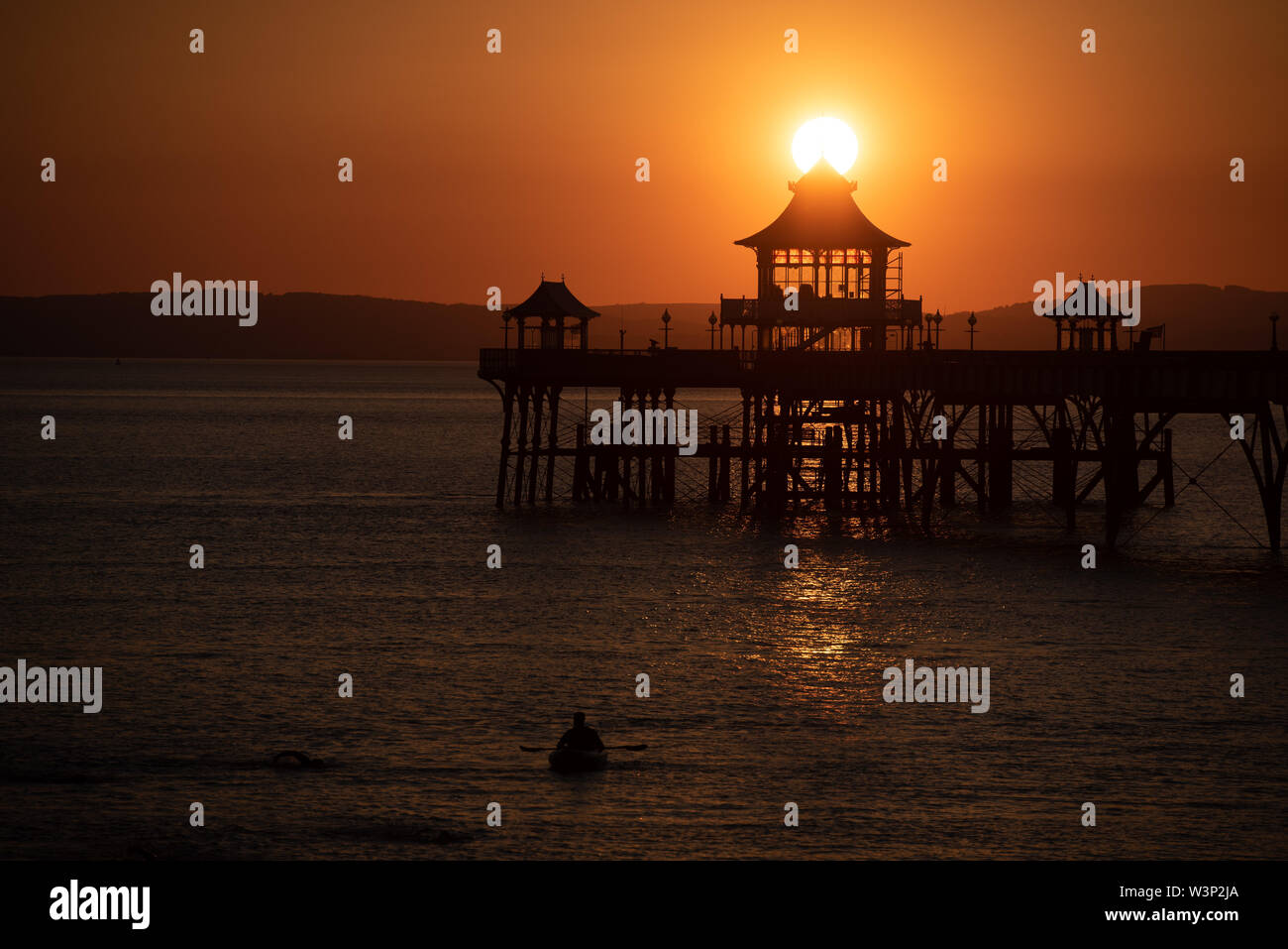 Clevedon sea swimming hi-res stock photography and images - Alamy