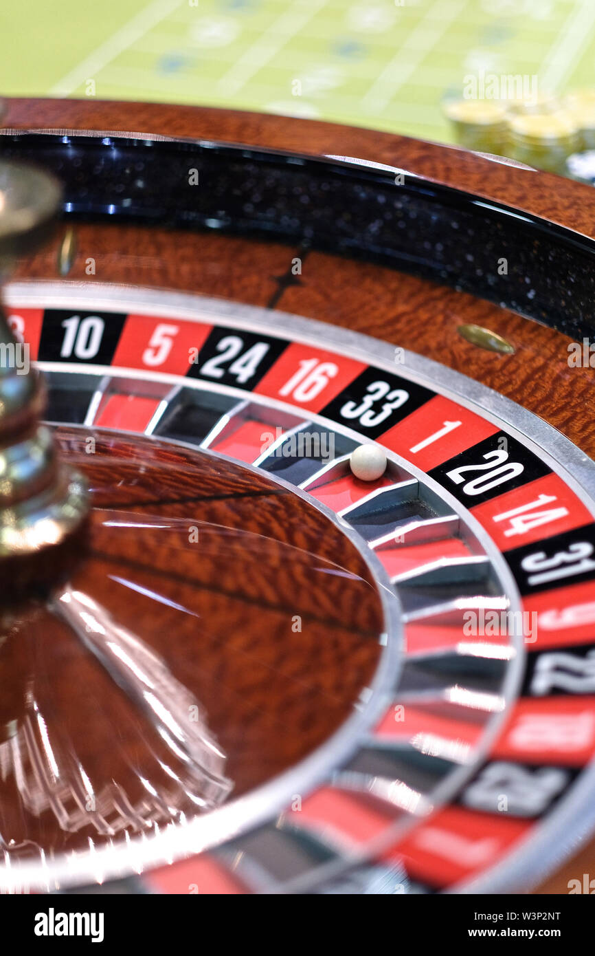 Roulette wheel cloth hi-res stock photography and images - Alamy