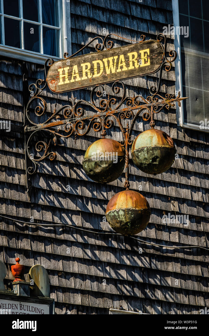 Welden Hardware Sign Simsbury, Connecticut, USA Stock Photo - Alamy