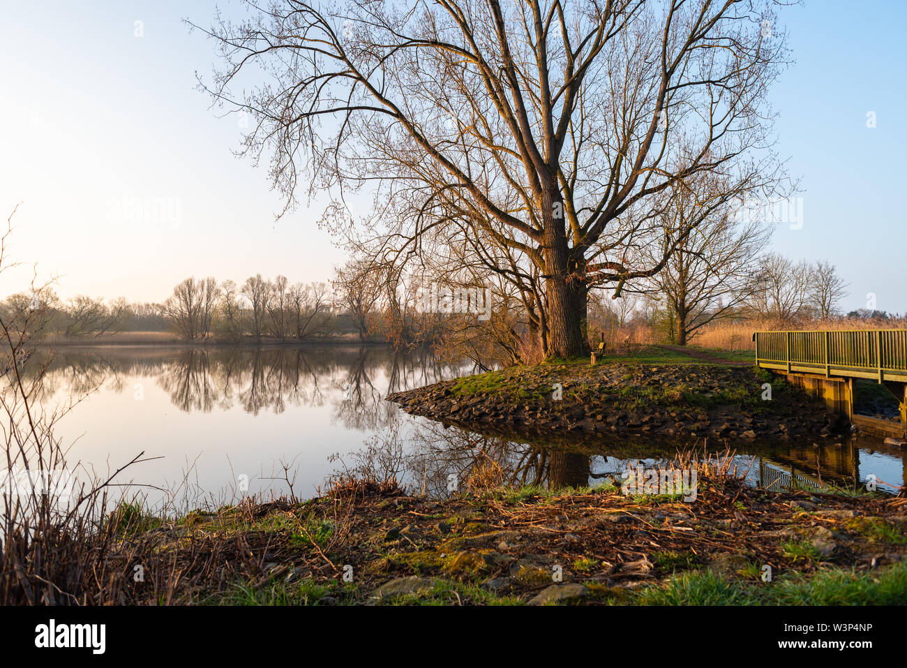 A photo safari through the Knoops Park in Bremen on the river Lesum ...