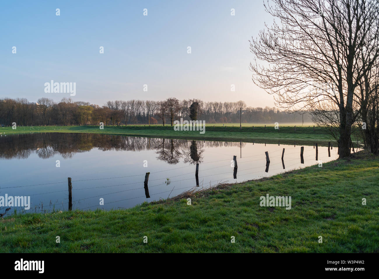 A photo safari through the Knoops Park in Bremen on the river Lesum ...
