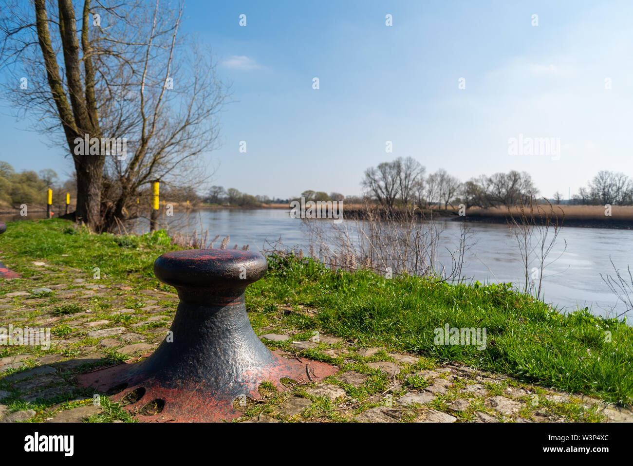 A photo safari through the Knoops Park in Bremen on the river Lesum ...