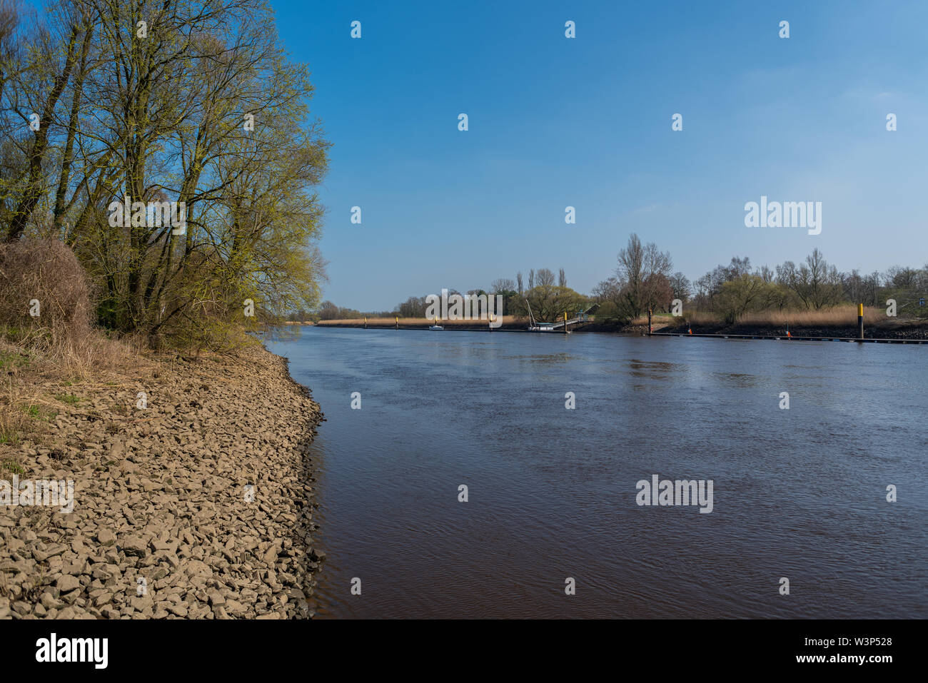 A photo safari through the Knoops Park in Bremen on the river Lesum ...