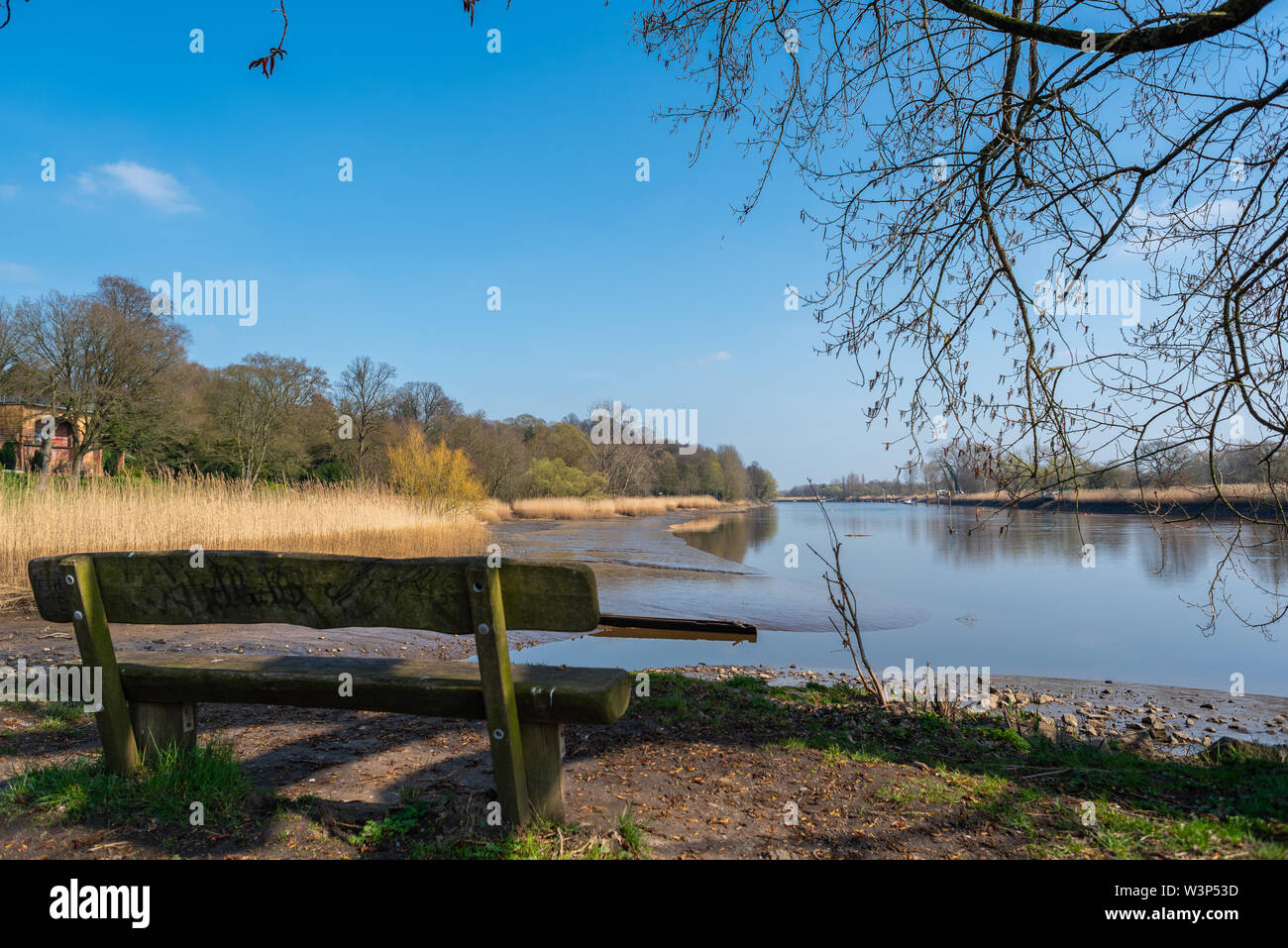 A photo safari through the Knoops Park in Bremen on the river Lesum ...