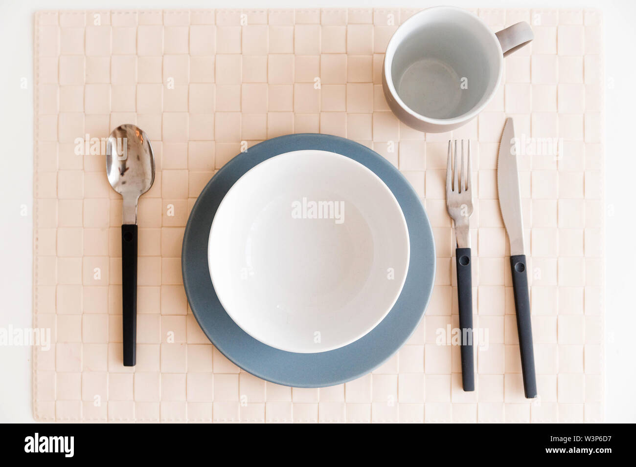 Empty breakfast plate hi-res stock photography and images - Alamy