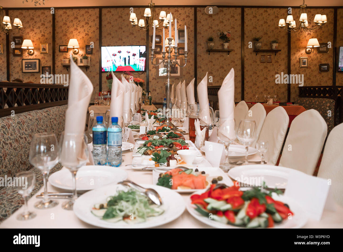 Banquet table and food hi-res stock photography and images - Alamy