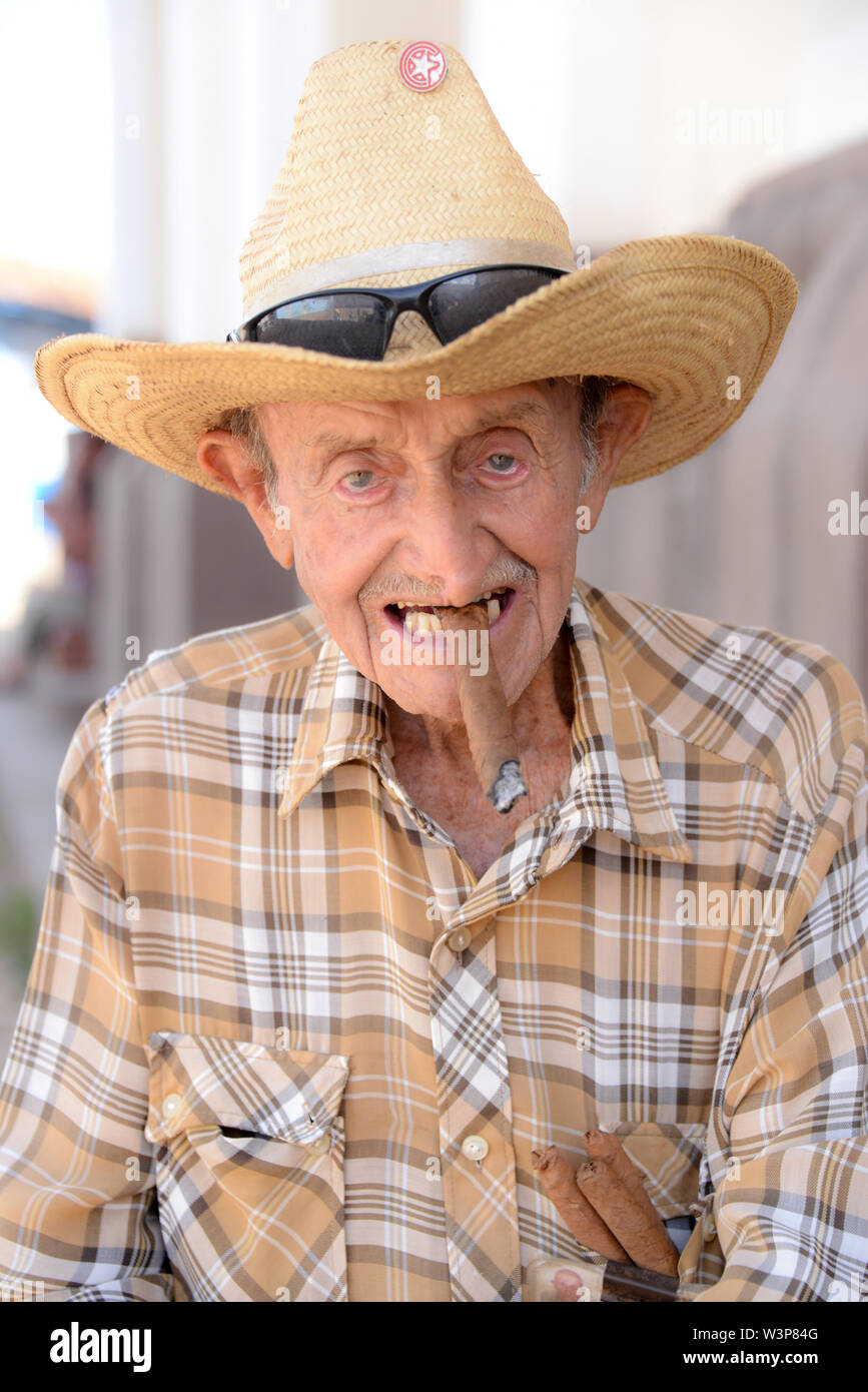 Old cowboy man portrait hi-res stock photography and images - Alamy