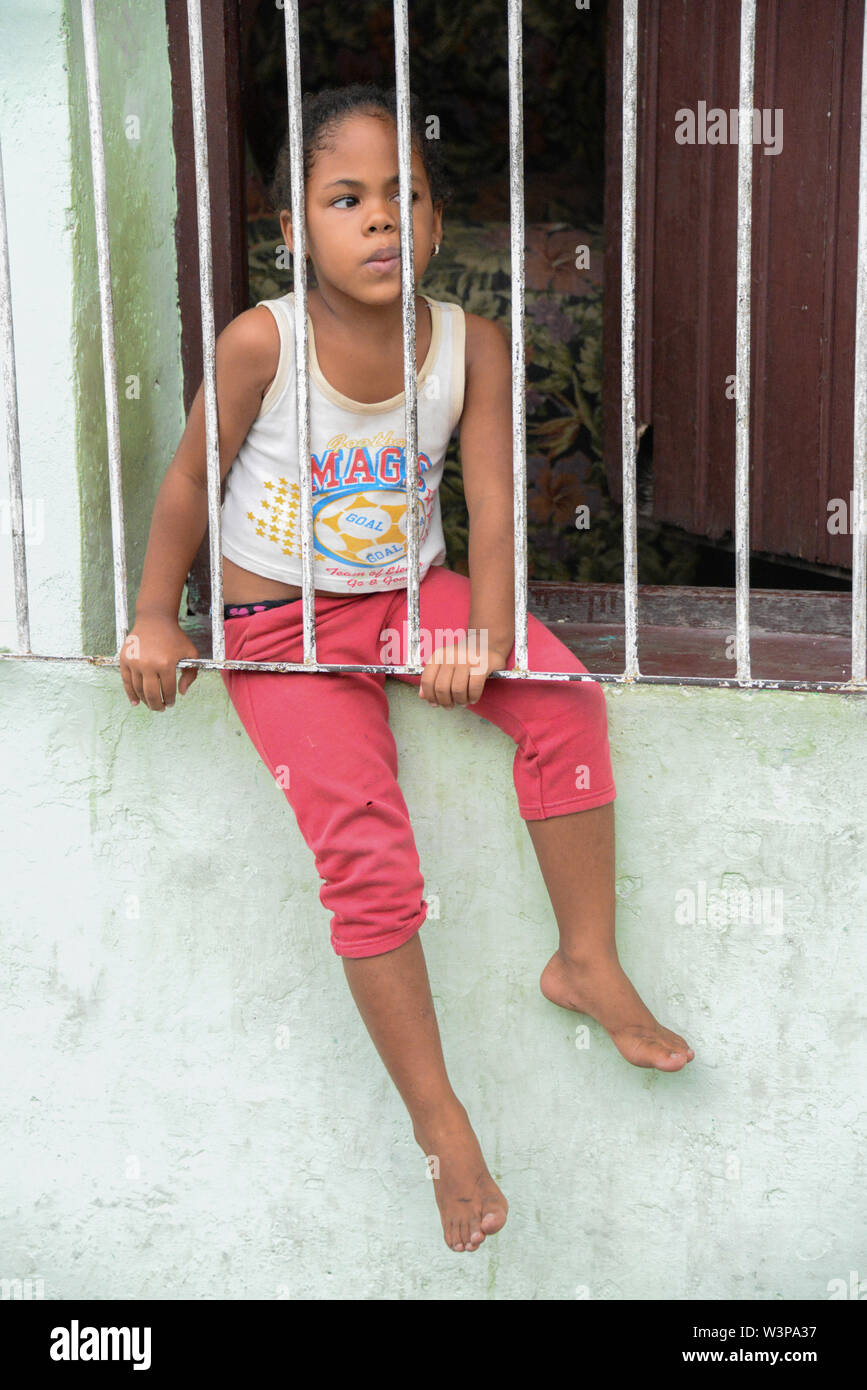 Cuba girl portraits hi-res stock photography and images - Alamy