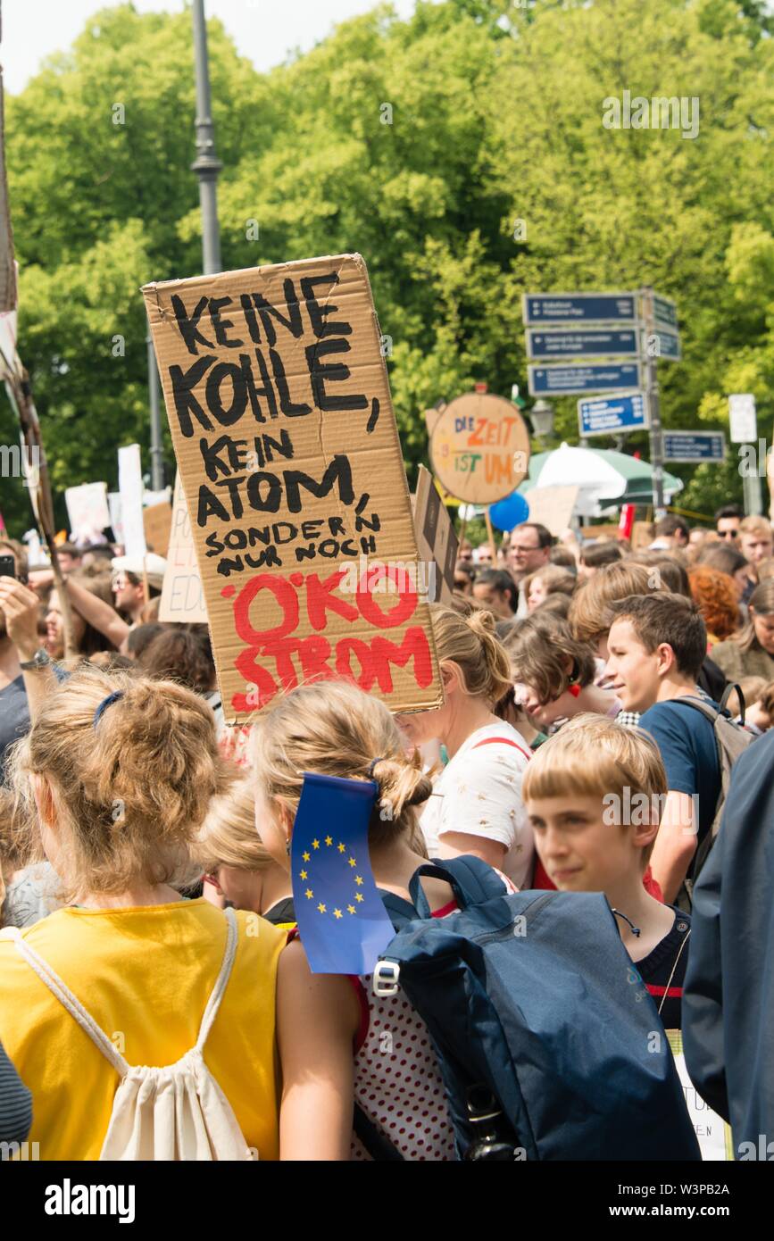 Fridays for Future, demonstration by pupils and students against ...