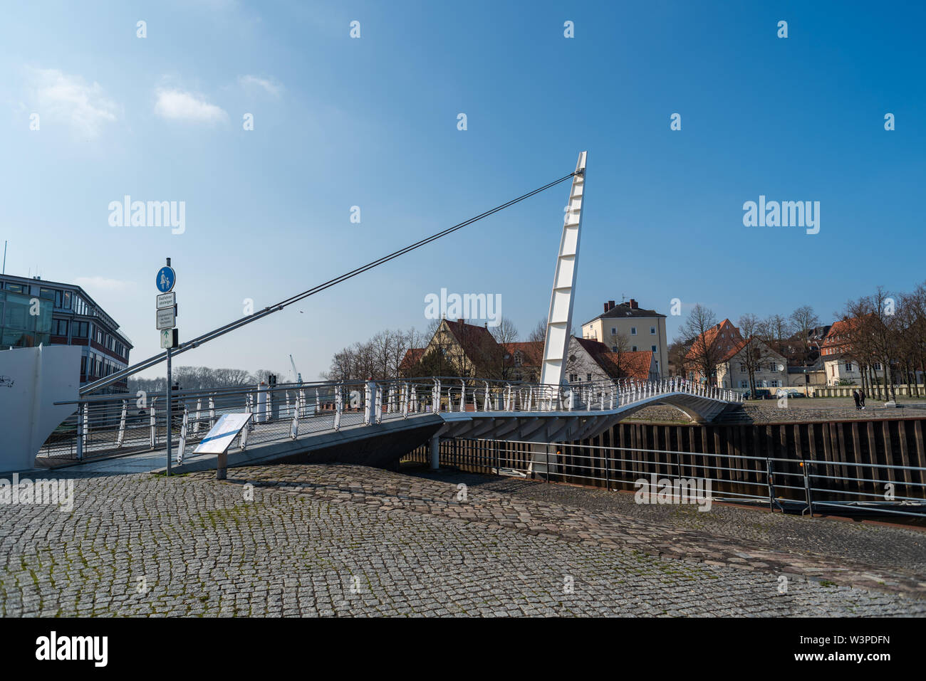 Ship ways hi-res stock photography and images - Alamy