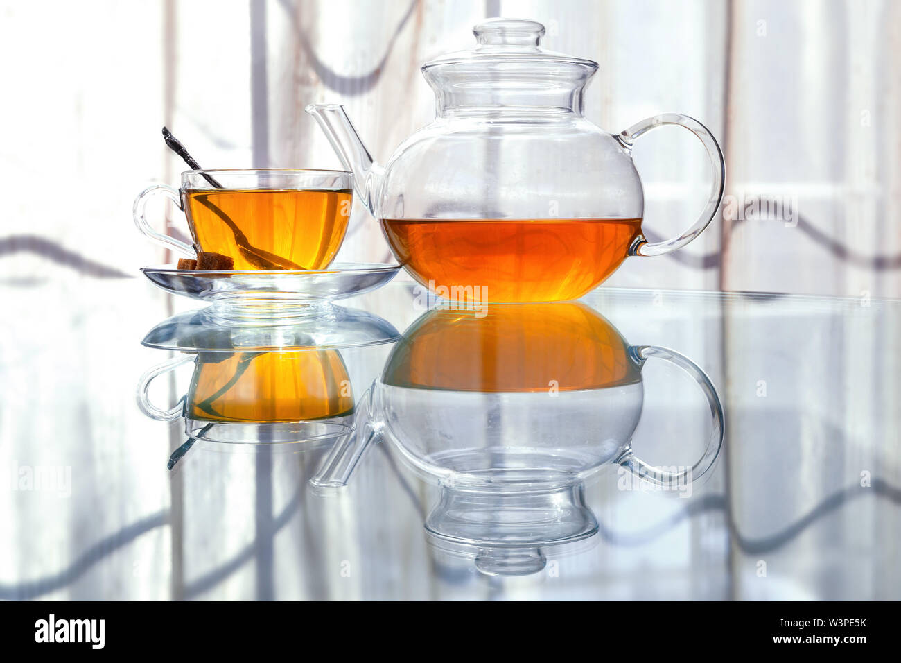 Transparent tea pots hi-res stock photography and images - Alamy
