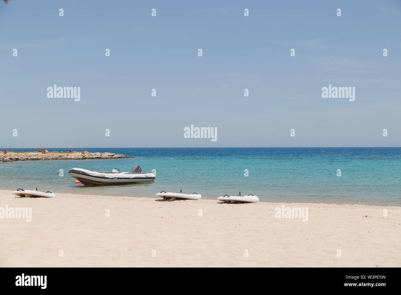 Boats on the red sea hi-res stock photography and images - Alamy