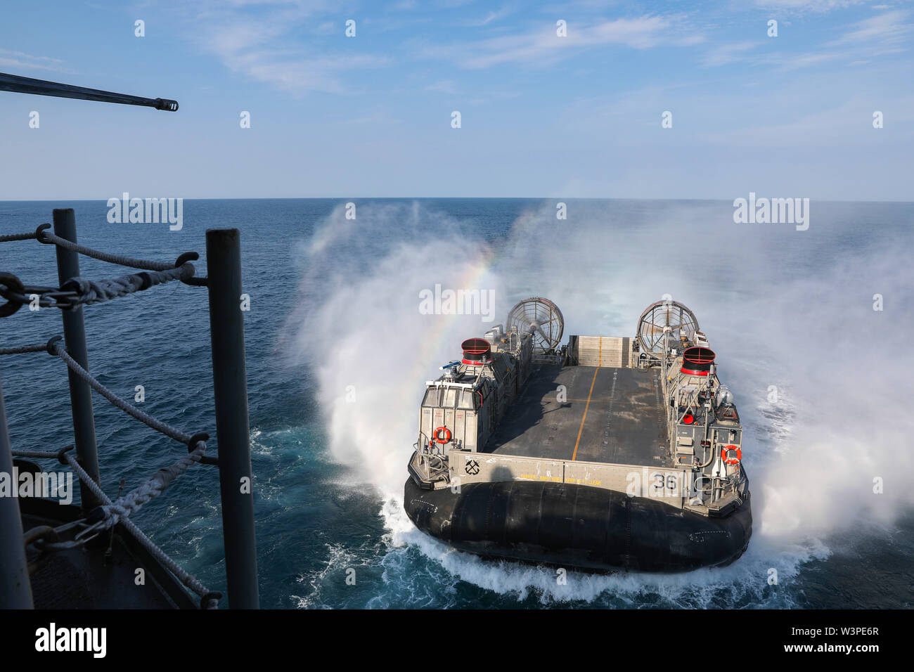 Uss bataan lhd 5 hi-res stock photography and images - Alamy