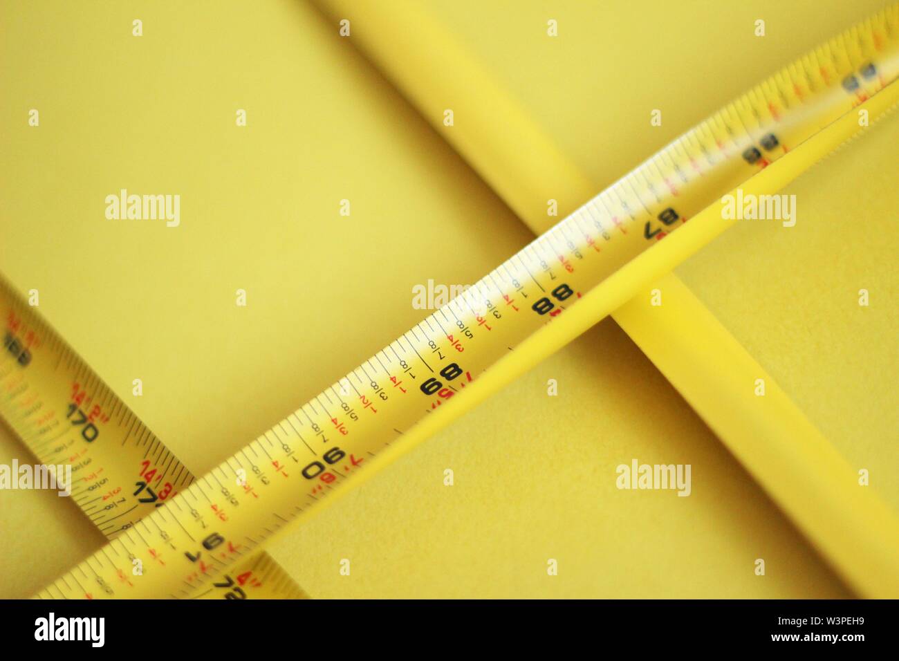 Curved ruler hi-res stock photography and images - Alamy