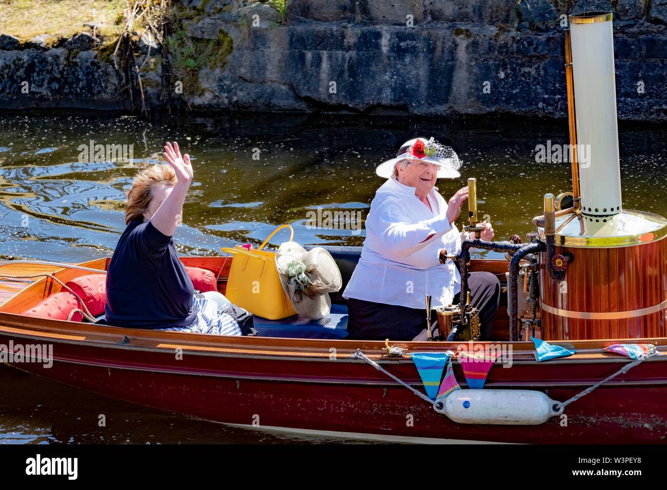 Boats, barges and canoes on Forth and Clyde Canal Stock Photo - Alamy