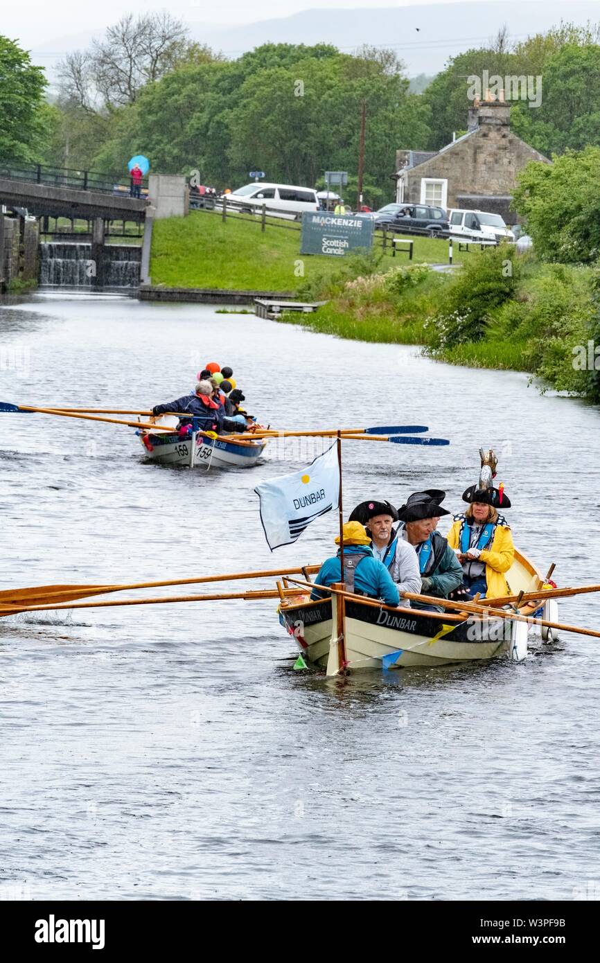 Boats, barges and canoes on Forth and Clyde Canal Stock Photo - Alamy