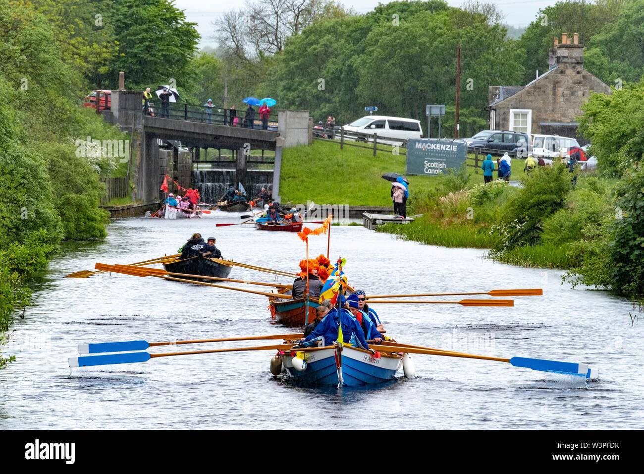 Boats, barges and canoes on Forth and Clyde Canal Stock Photo - Alamy