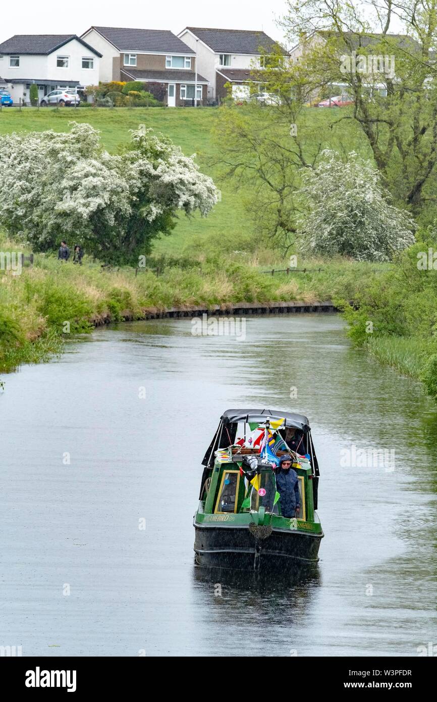Boats, barges and canoes on Forth and Clyde Canal Stock Photo - Alamy
