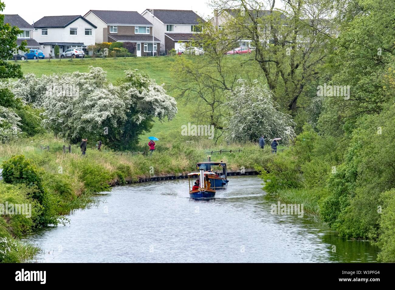 Boats, barges and canoes on Forth and Clyde Canal Stock Photo - Alamy