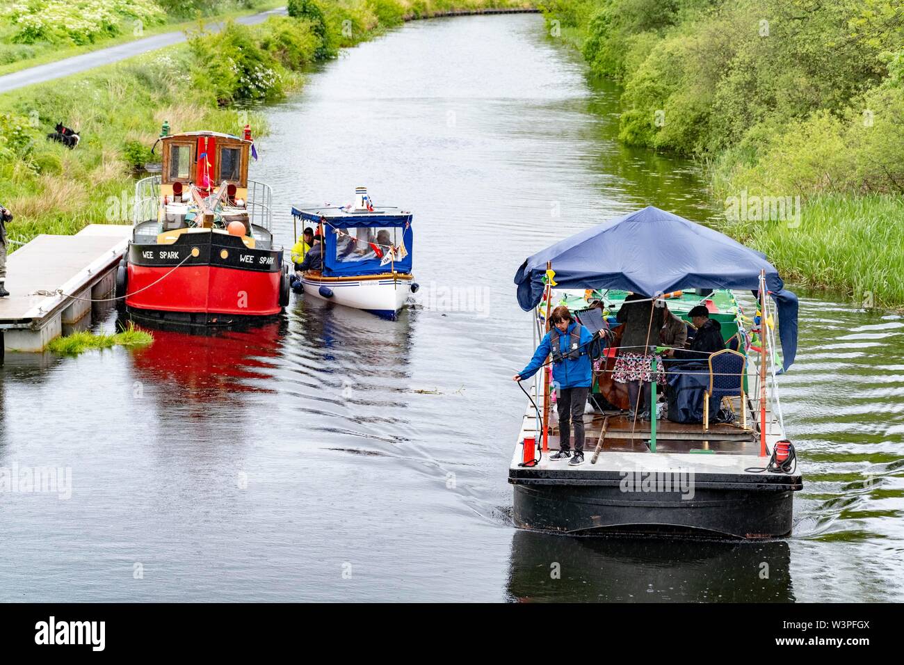 Boats, barges and canoes on Forth and Clyde Canal Stock Photo - Alamy