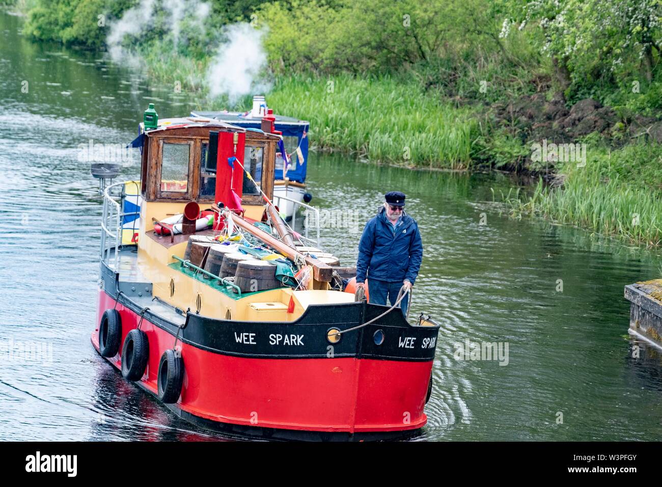 Boats, barges and canoes on Forth and Clyde Canal Stock Photo - Alamy