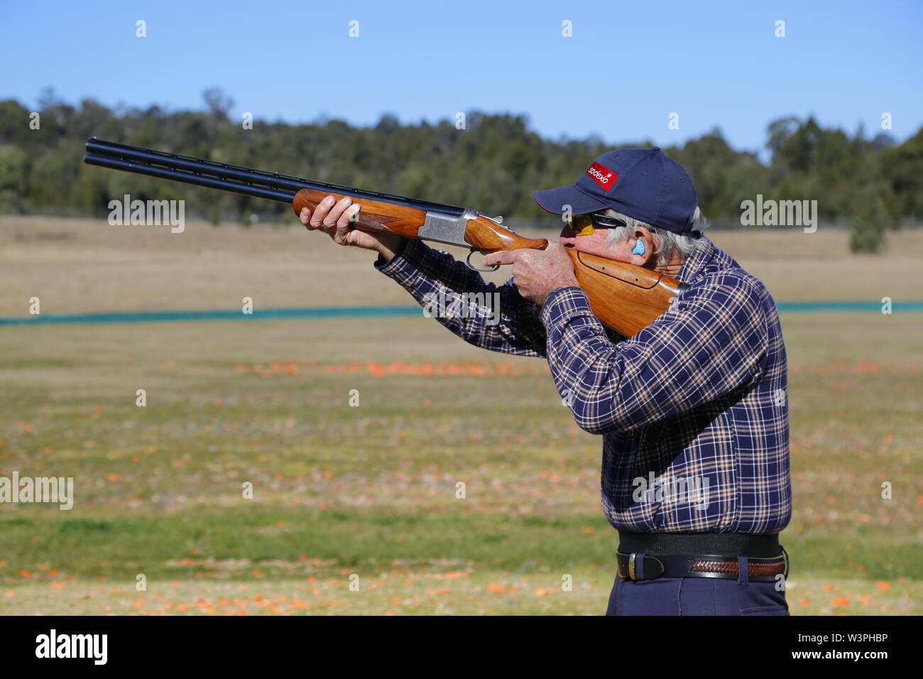 Skeet shooters hi-res stock photography and images - Alamy
