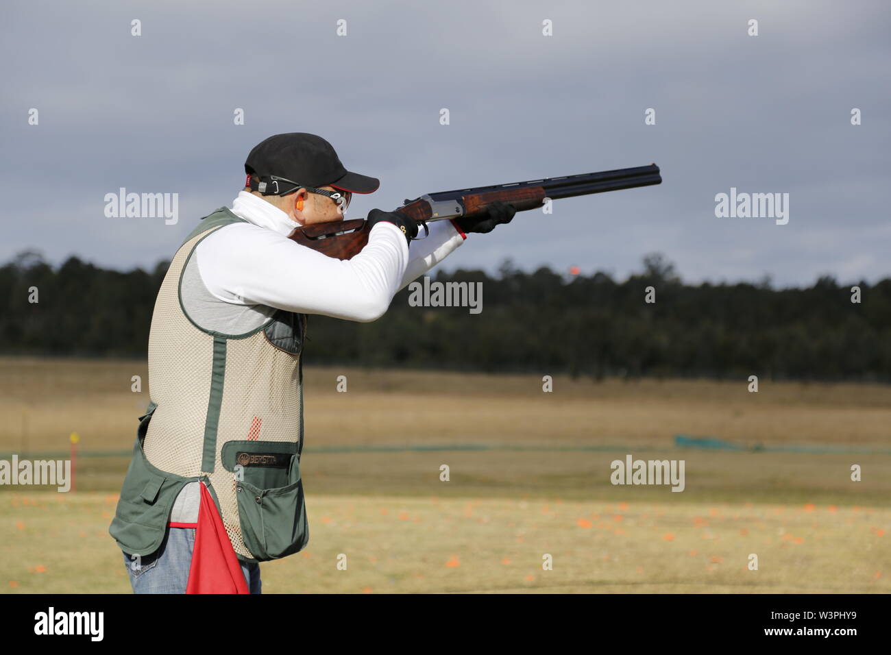 Skeet shooters hi-res stock photography and images - Alamy