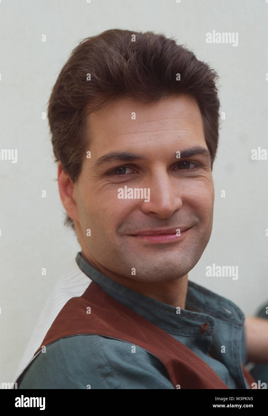 Mischa Fernbach, deutscher Schauspieler in der Fernsehserie ...