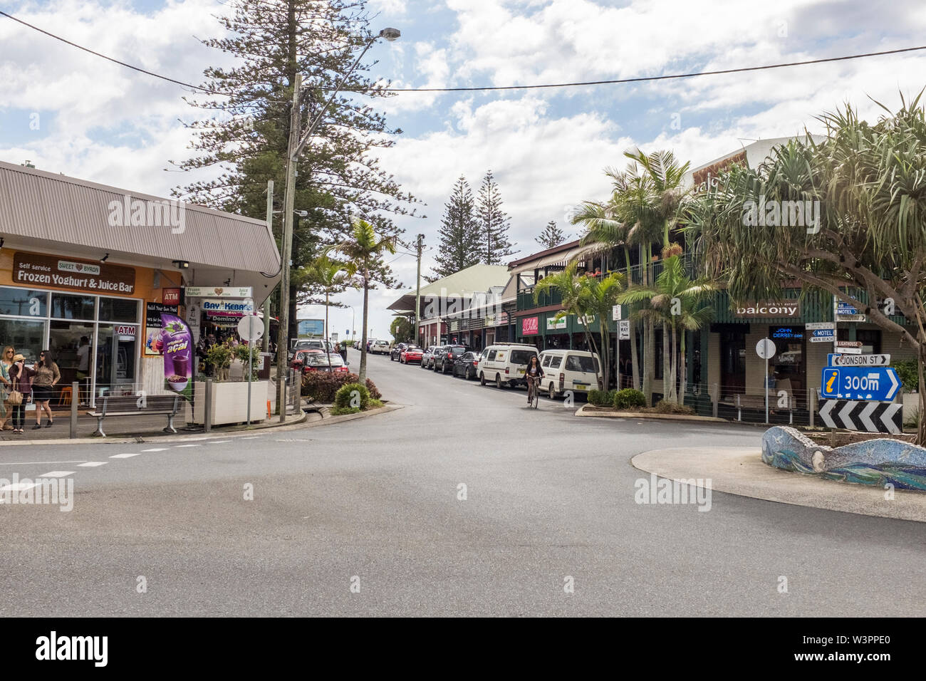 Shops and businesses in the centre of Byron Bay, NSW, Australia Stock ...