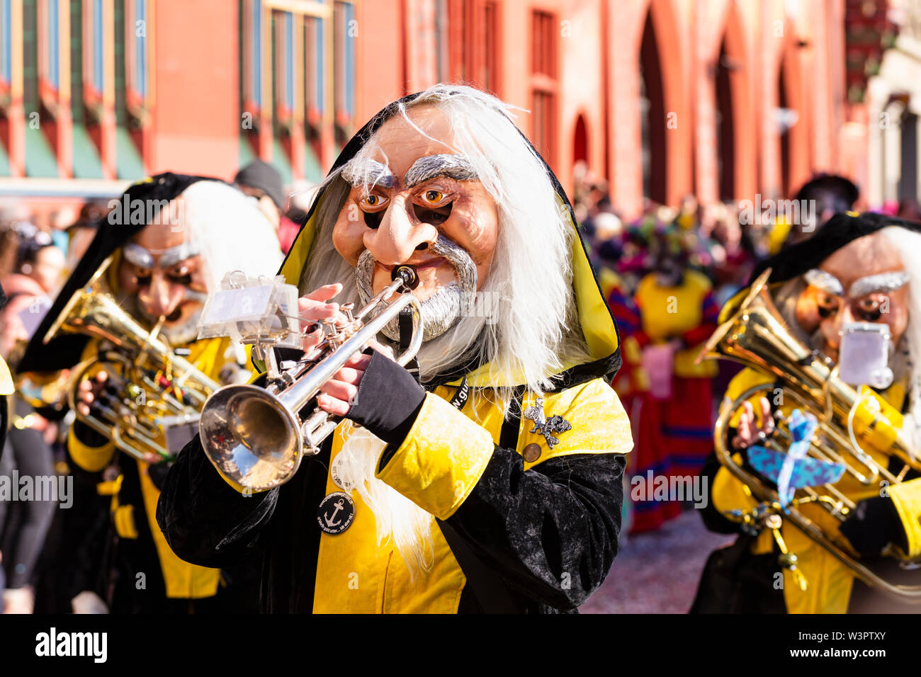 Funny trumpet hi-res stock photography and images - Alamy