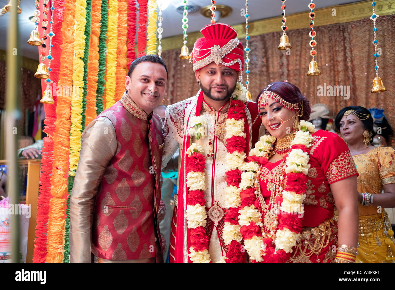 Traditional hindu family hi-res stock photography and images - Alamy