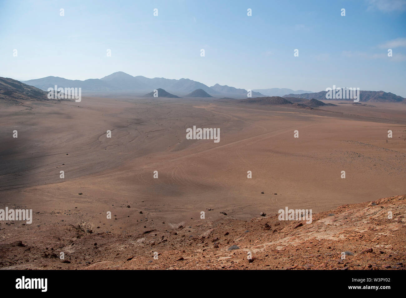Namibian desert landscape hi-res stock photography and images - Alamy