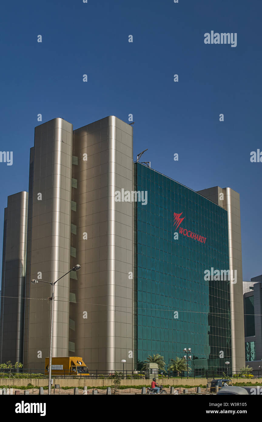 Contemporary office building mumbai hi-res stock photography and images ...