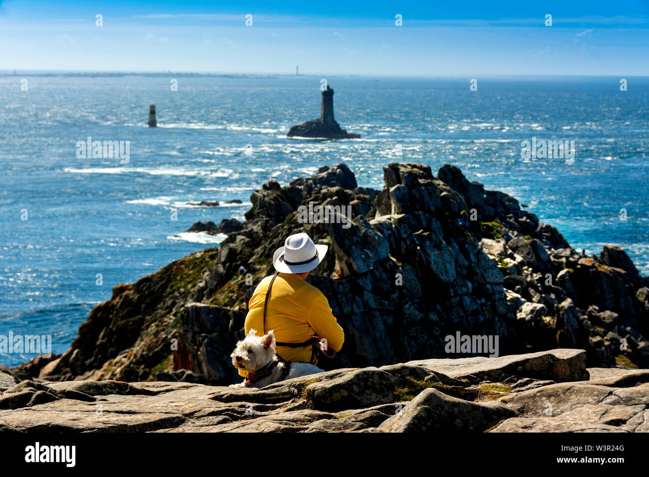 Pointe du Raz, Cap Sizun, lighthouse La Vieille, Finistere, Bretagne ...