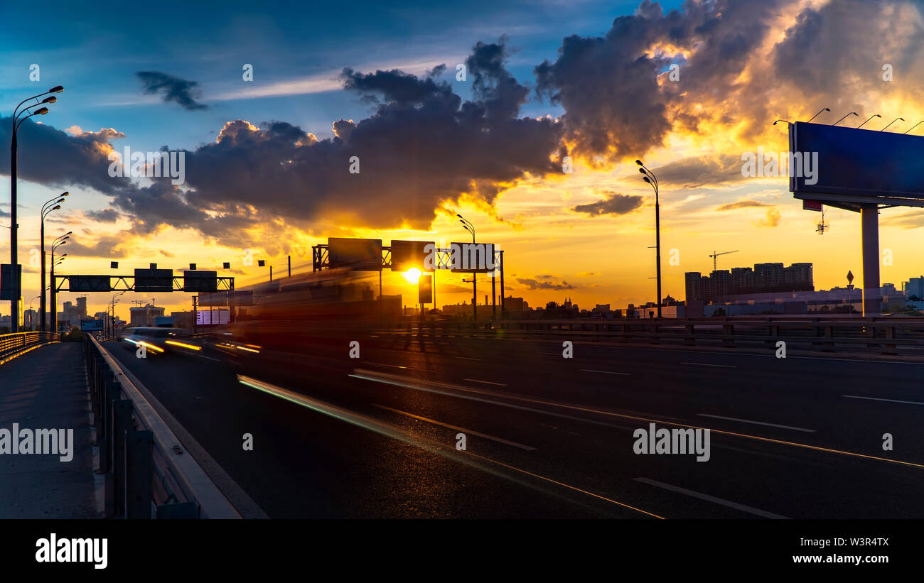 Urban thoroughfare hi-res stock photography and images - Alamy