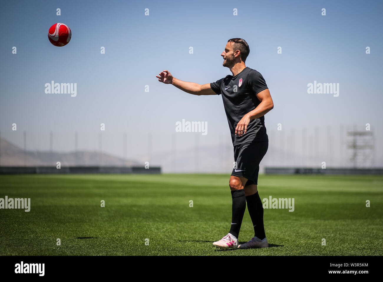 Roberto Soldado, Granada CF’s new player. Granada CF football team's ...