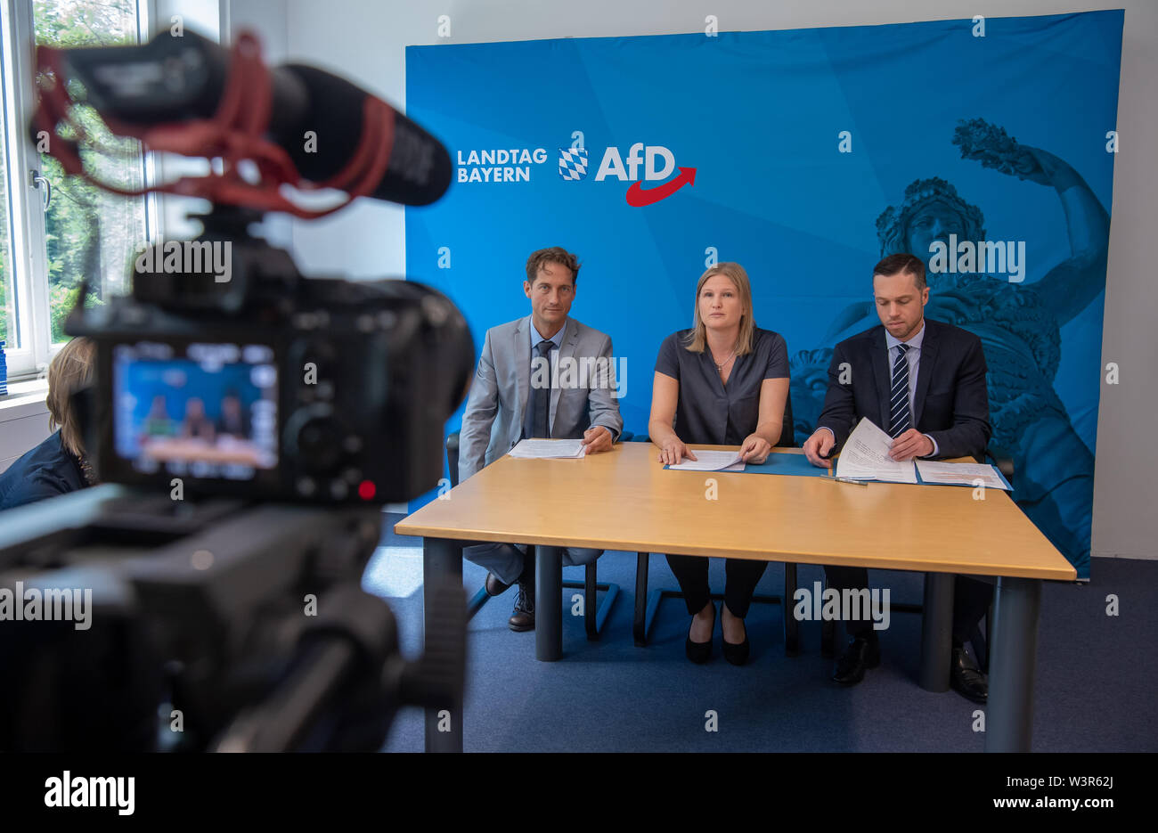 Two point procedure hi-res stock photography and images - Alamy