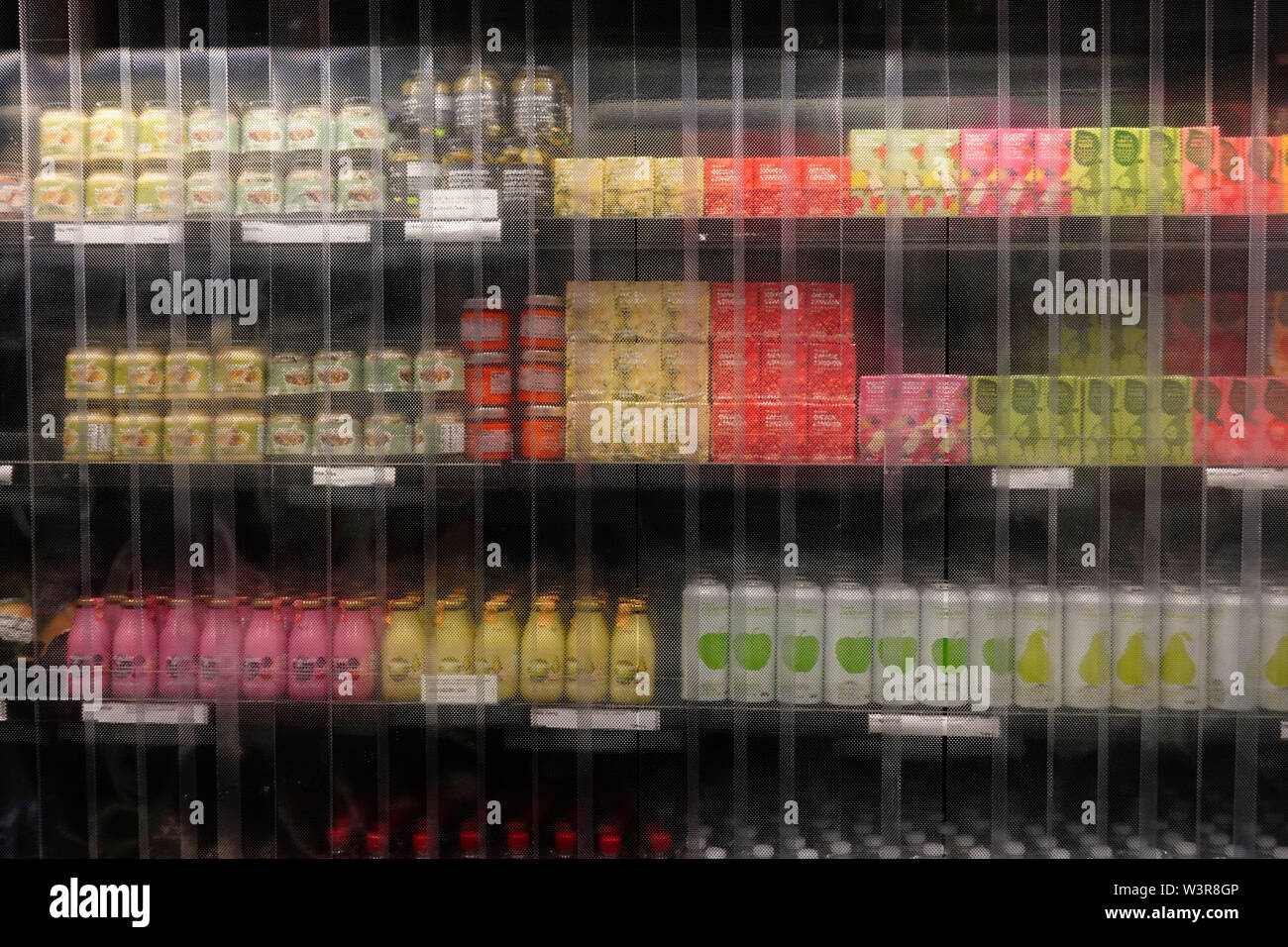 Drinks display hi-res stock photography and images - Alamy