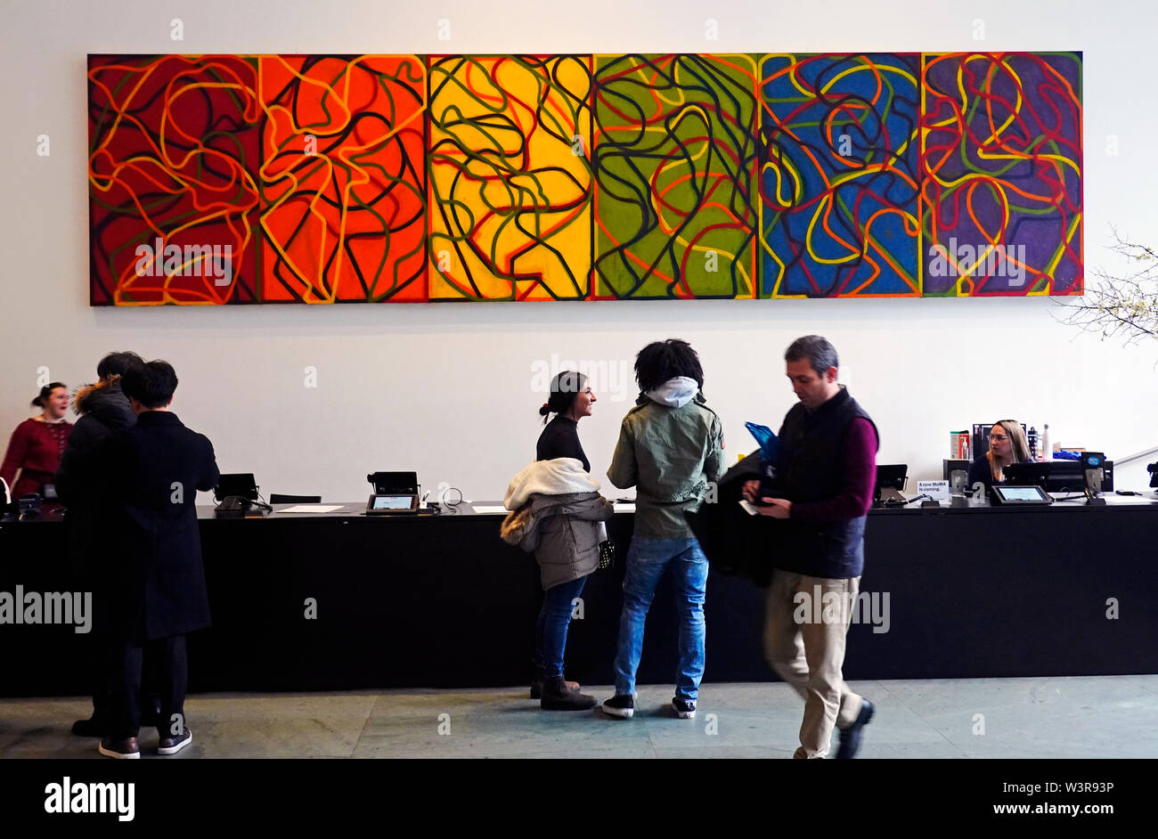 Art museum ticket counter hi-res stock photography and images - Alamy