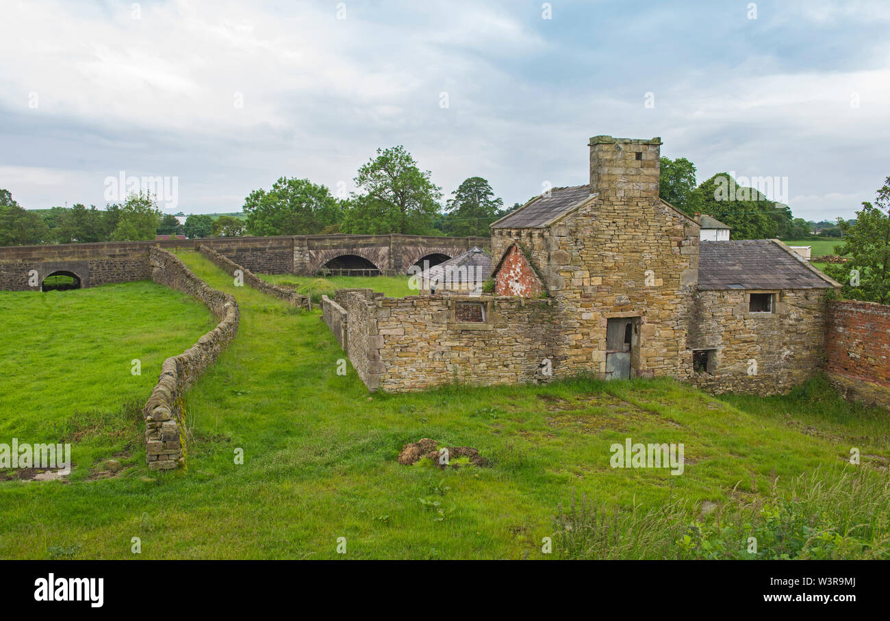 Rural countryside setting hi-res stock photography and images - Alamy