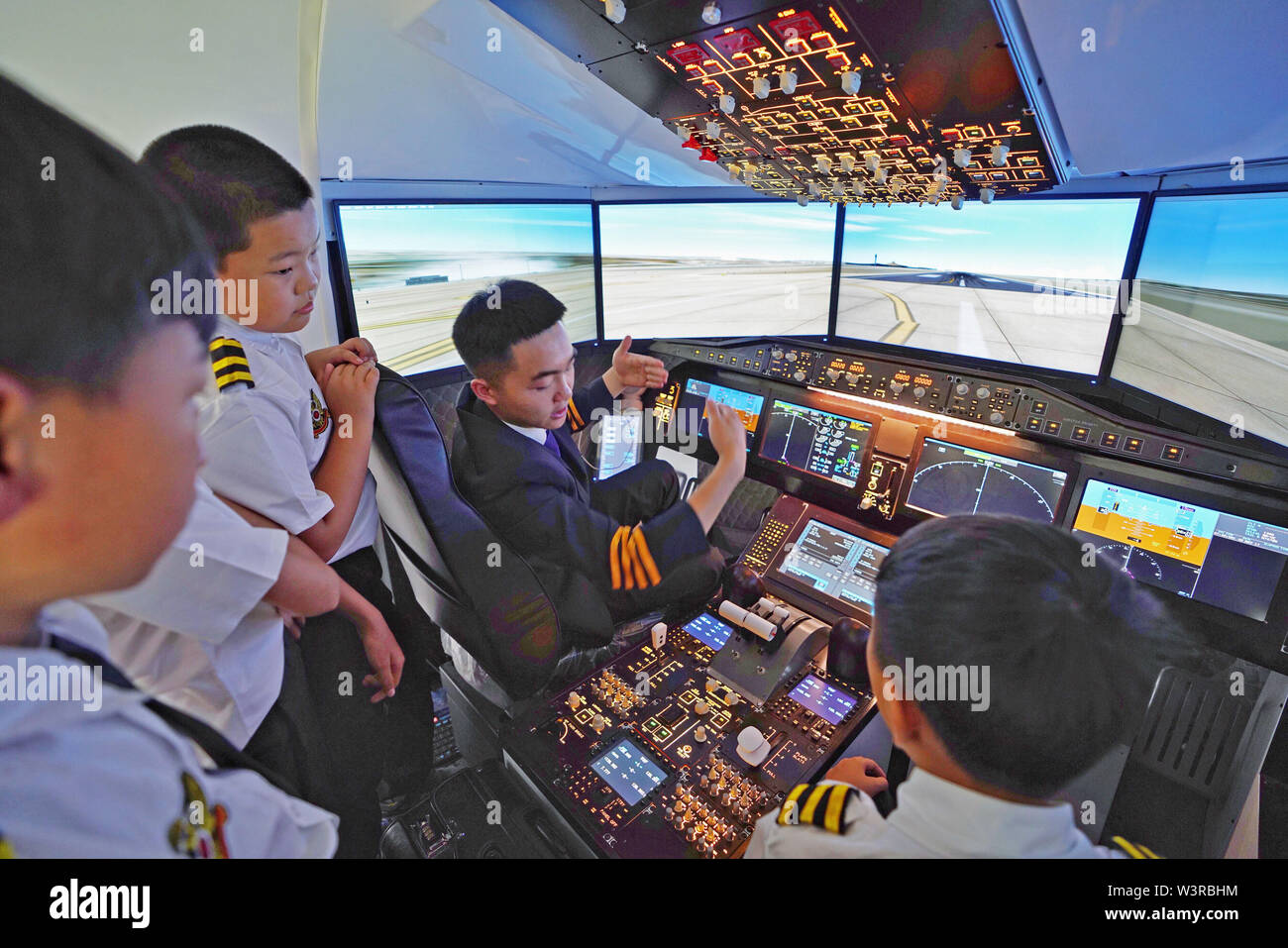 Comac students hi-res stock photography and images - Alamy