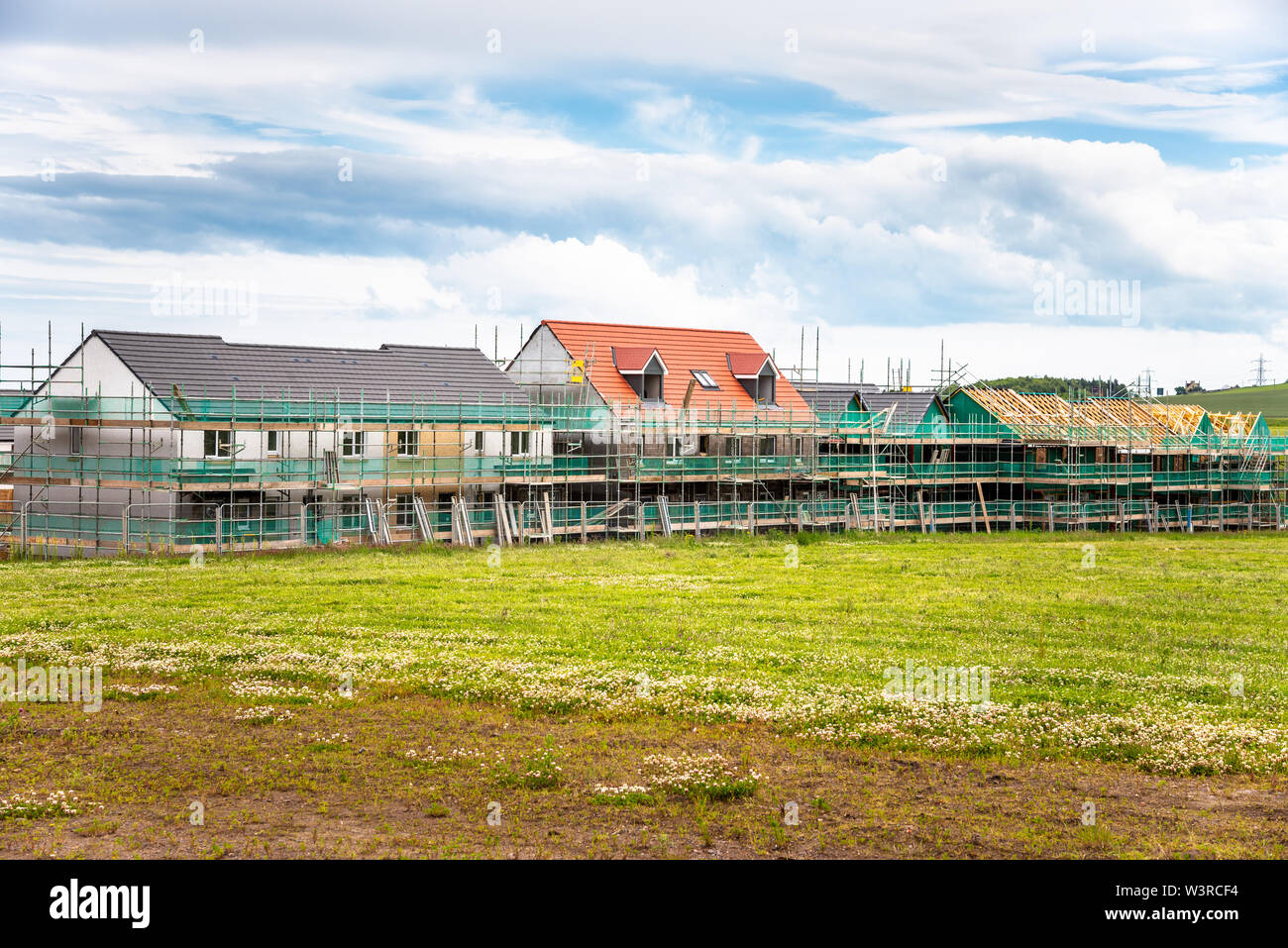 New housing development uk field hi-res stock photography and images ...