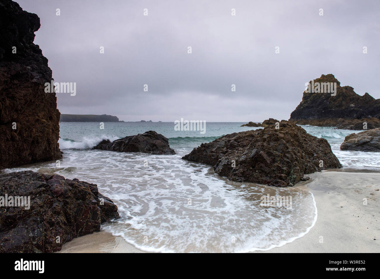 Misty mounts hi-res stock photography and images - Alamy