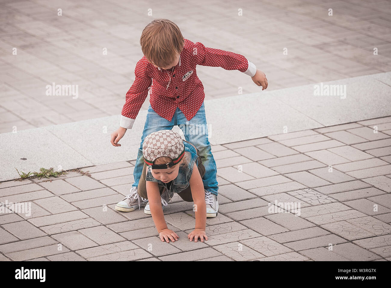Little brothers hi-res stock photography and images - Alamy