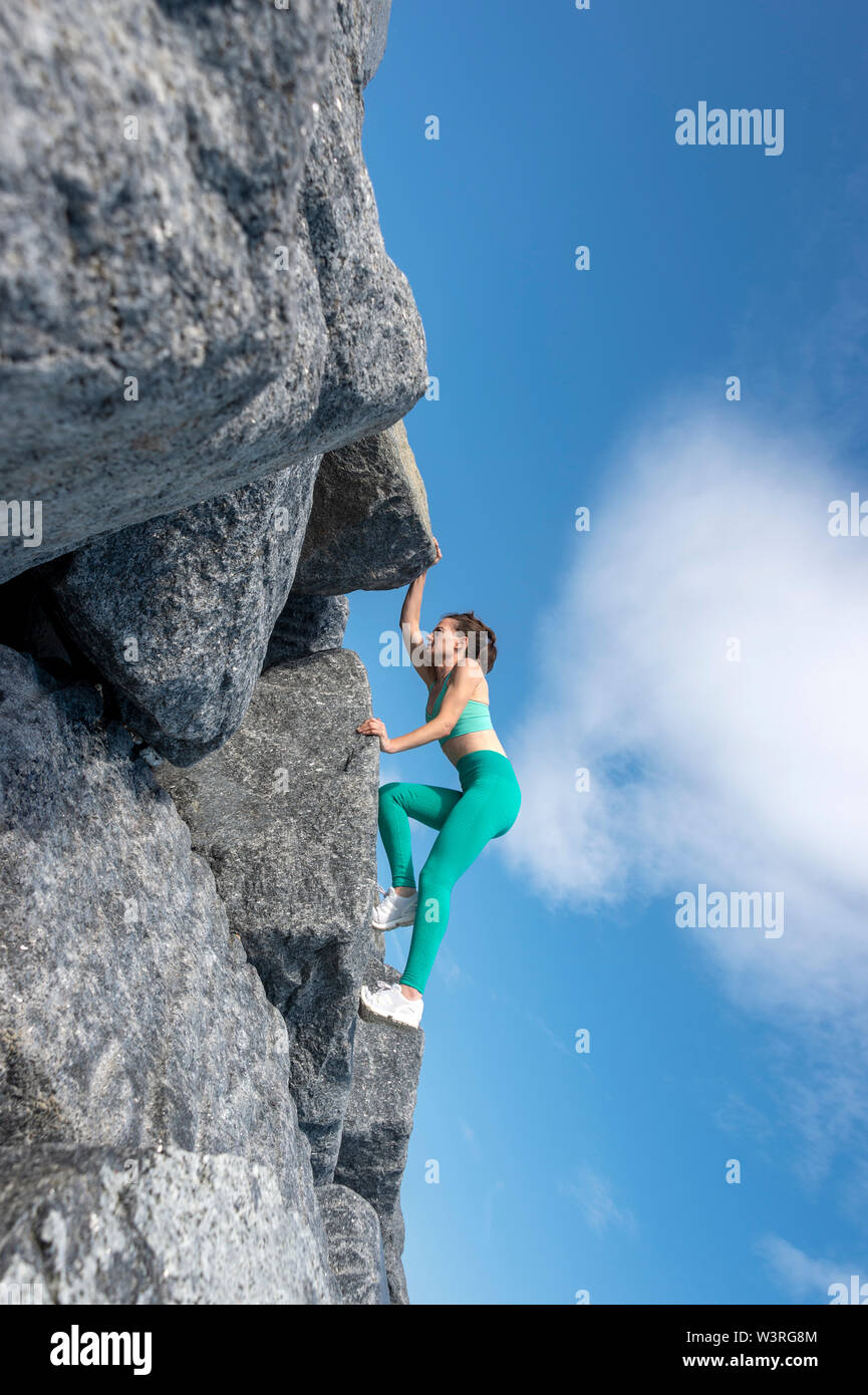 Free climber rock woman hi-res stock photography and images - Alamy