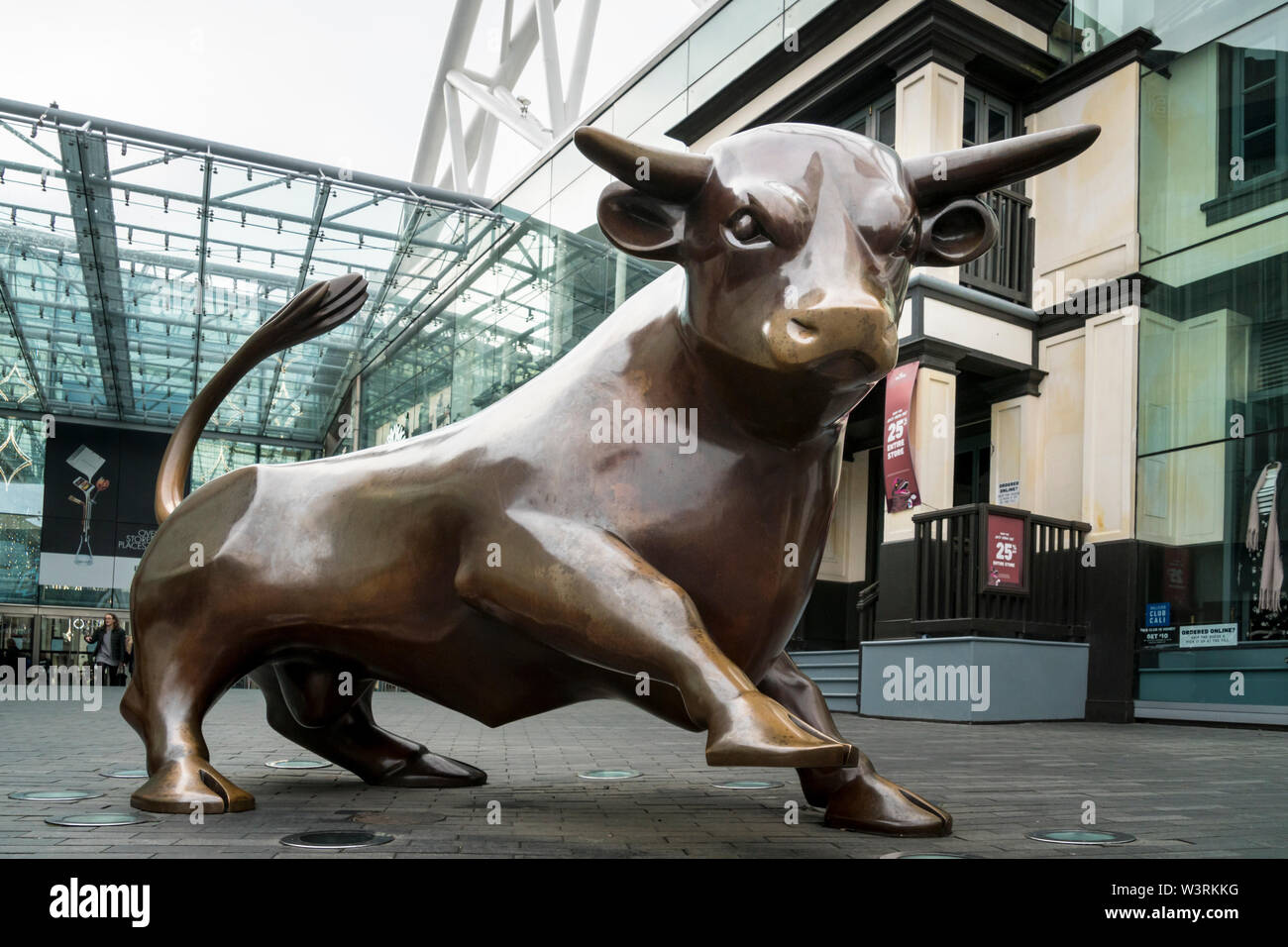 Bronze bull statue in birmingham hi-res stock photography and images ...