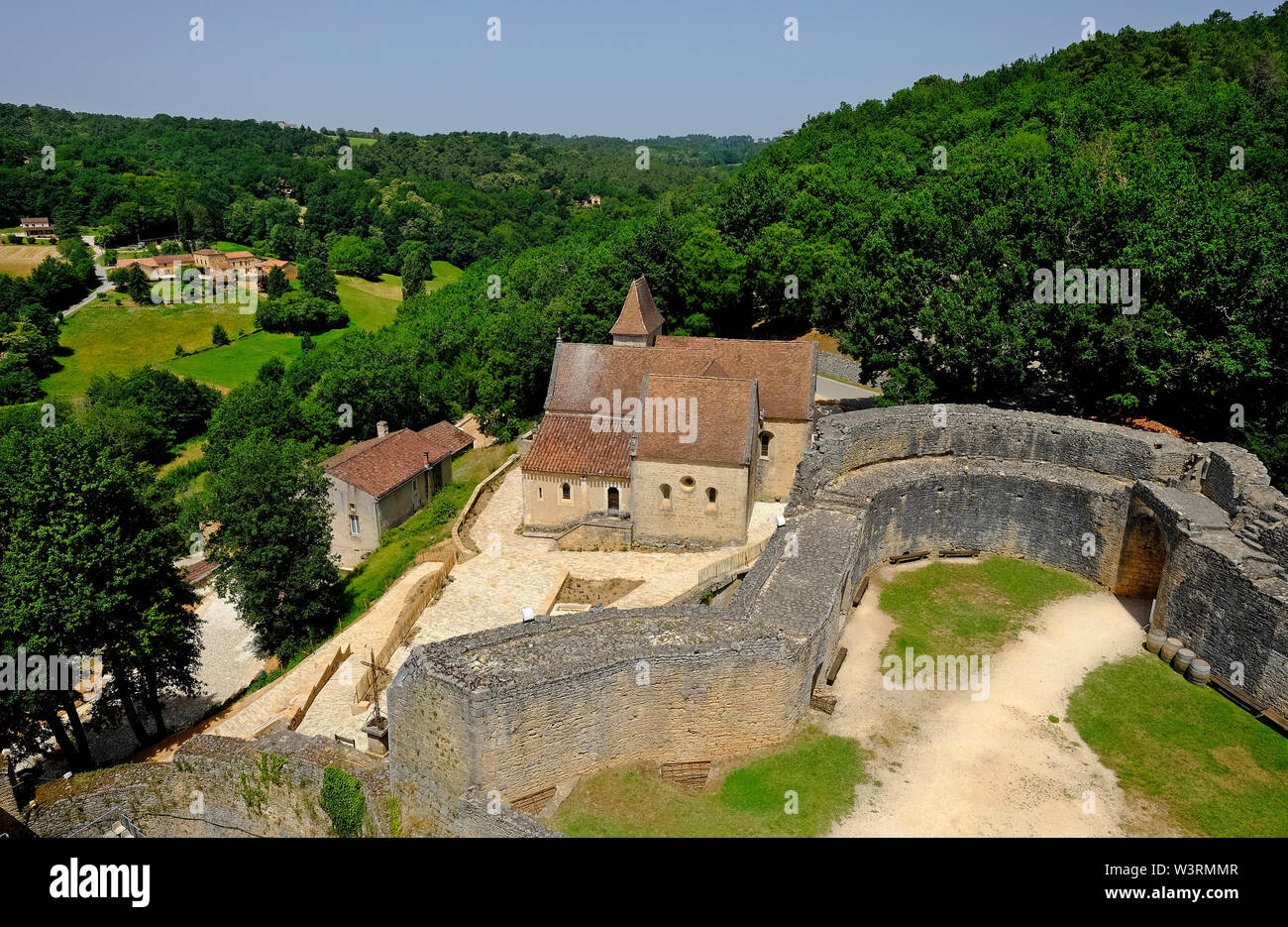 chateau de bonaguil, fumel, lot valley, france Stock Photo - Alamy