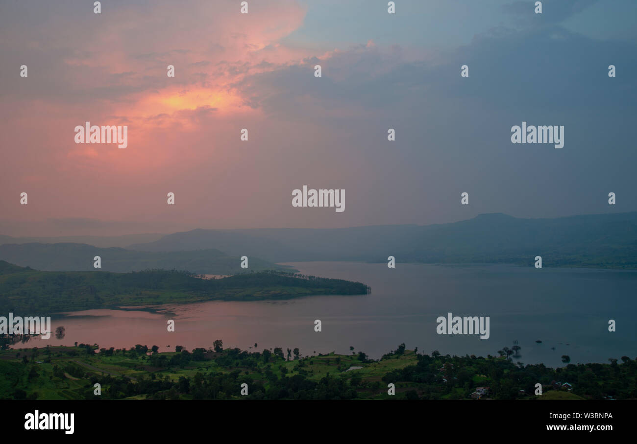 Dam backwaters hi-res stock photography and images - Alamy